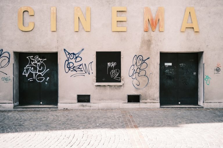 Logo Makers for Indie Film Makers Promoting Festival-Ready Branding