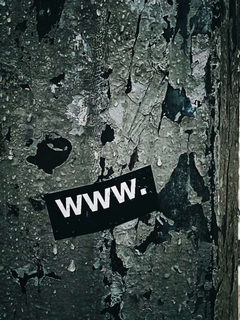 How to Identify Fake Websites: Complete 2025 Guide