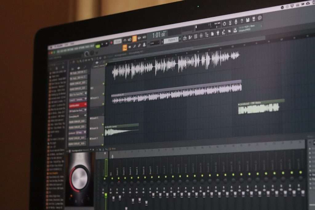 8 Speechify Alternatives for Text-to-Speech Audio Tools