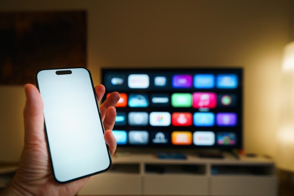 Screen Mirroring Not Working on Smart TV? Fix AirPlay, Chromecast, and ...